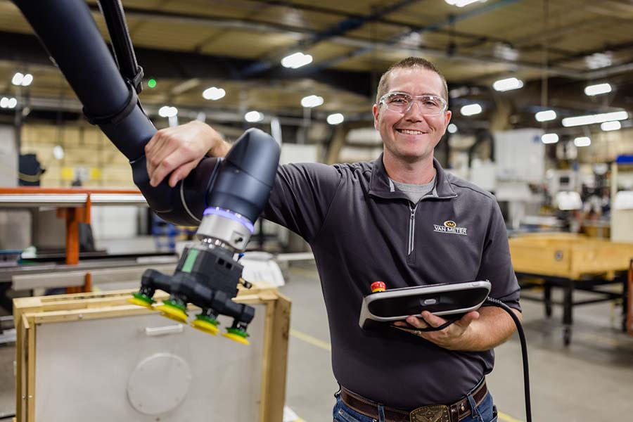 Choose The Right Type Of Industrial Robot For Your Operation | Van ...