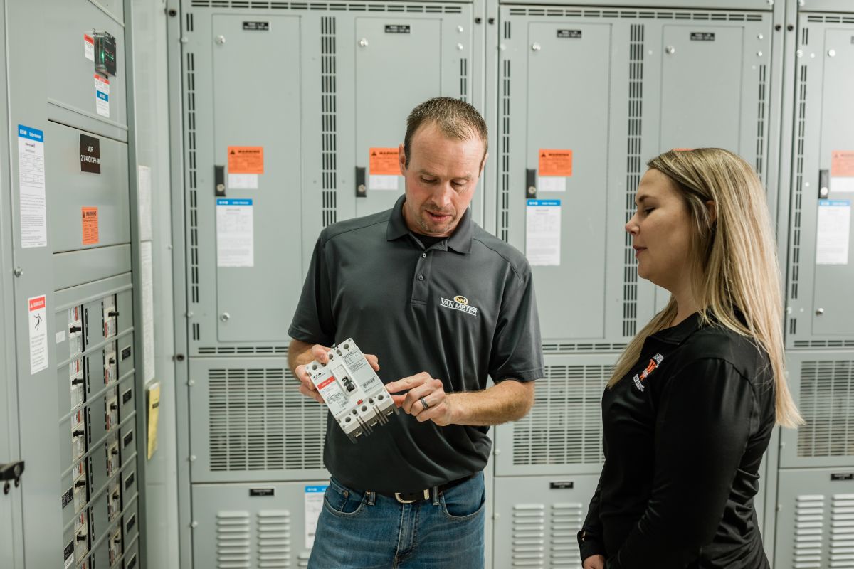 How to Get Panelboards and Switchboards That Meet Your Project ...